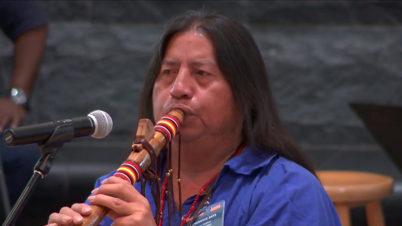 Cherokee Days 2019 – Native American Flute by Tommy Wildcat 1 - YouTube