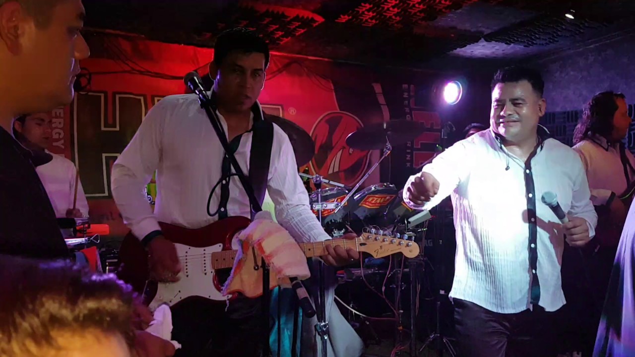 Grupo Alegria lua barrio ingles - YouTube