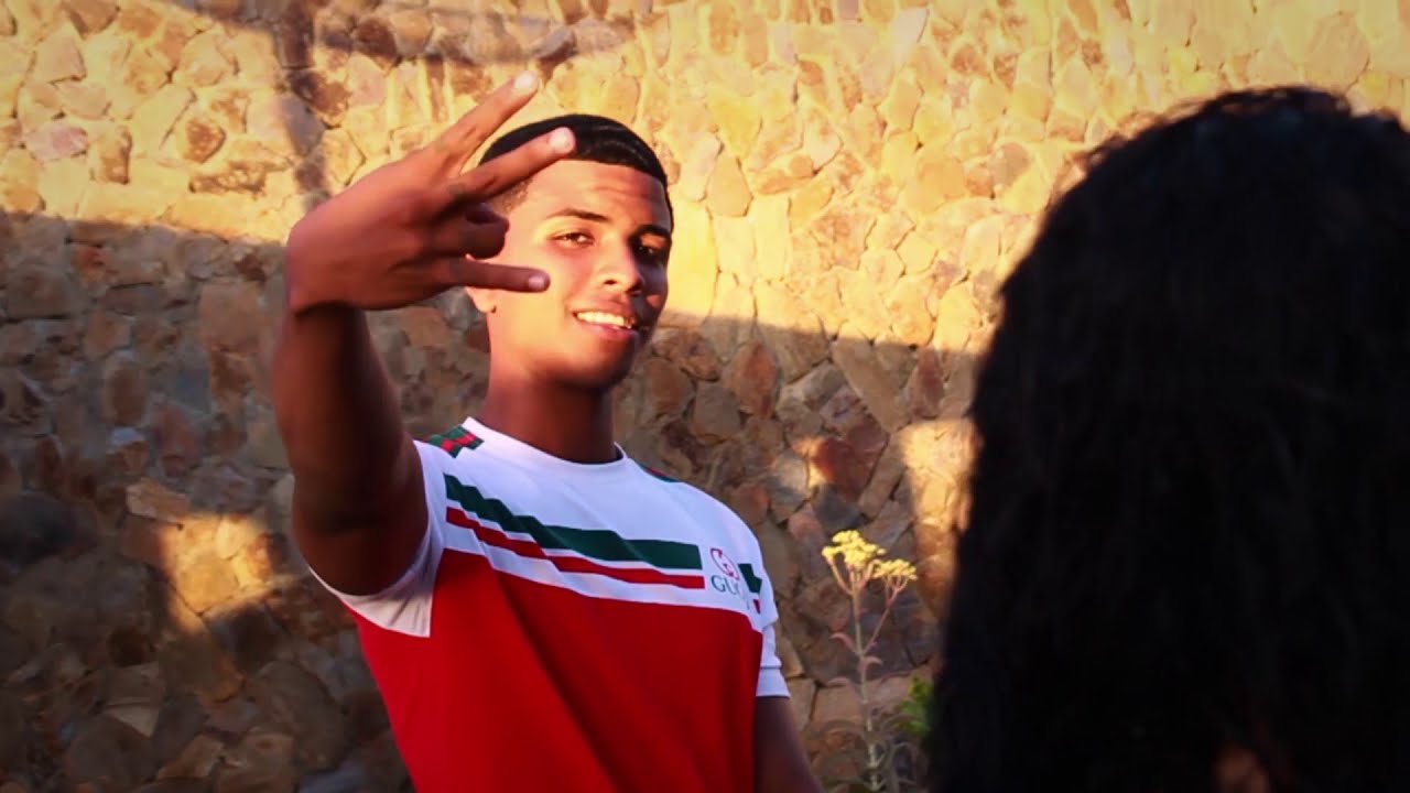 Crommy - Anda Sola (Vídeo Oficial) - YouTube