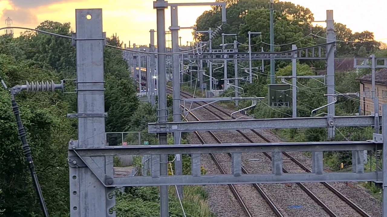 INCREDIBLE UNDERPASS OF GWR MAIN LINE FROM BRIDGE - YouTube