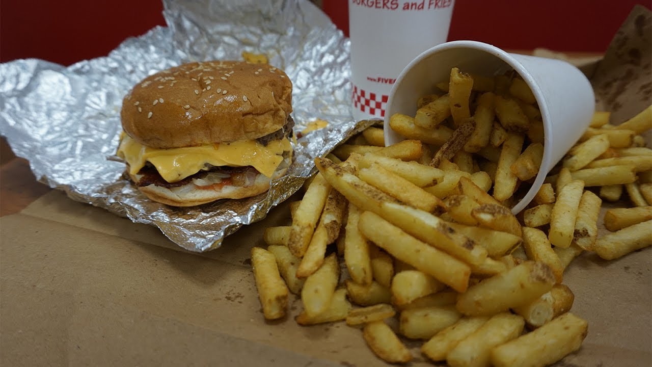 Getting HUGE & Enjoying An EPIC Cheat Meal - YouTube