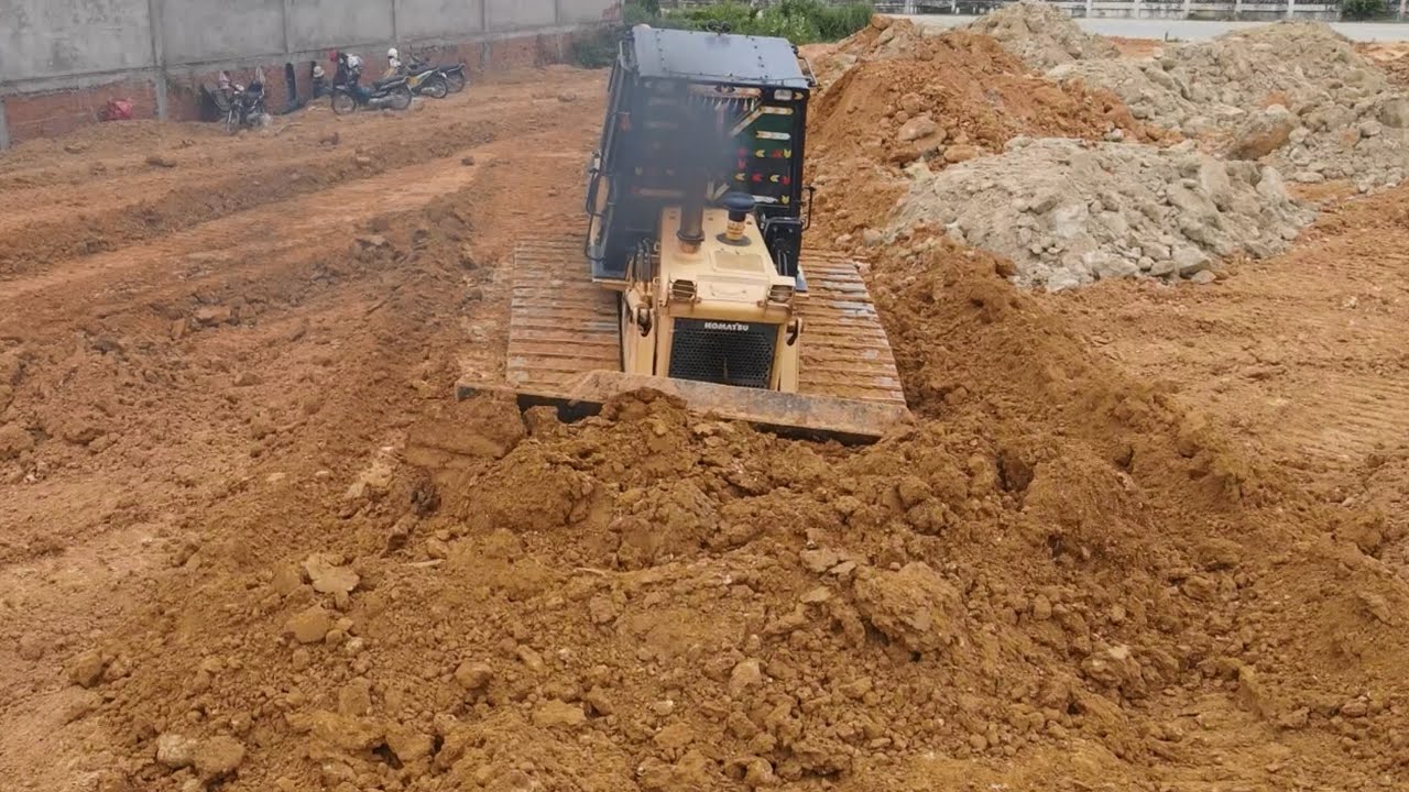 Super Dozer Komatsu skillfully pushing rock | Machine Kh - YouTube