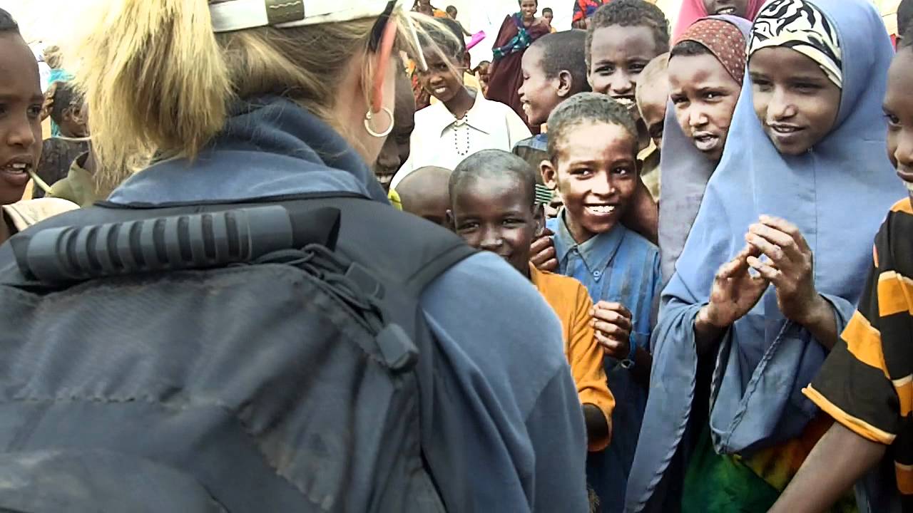 Singing/laughing with Somali refugee children - YouTube