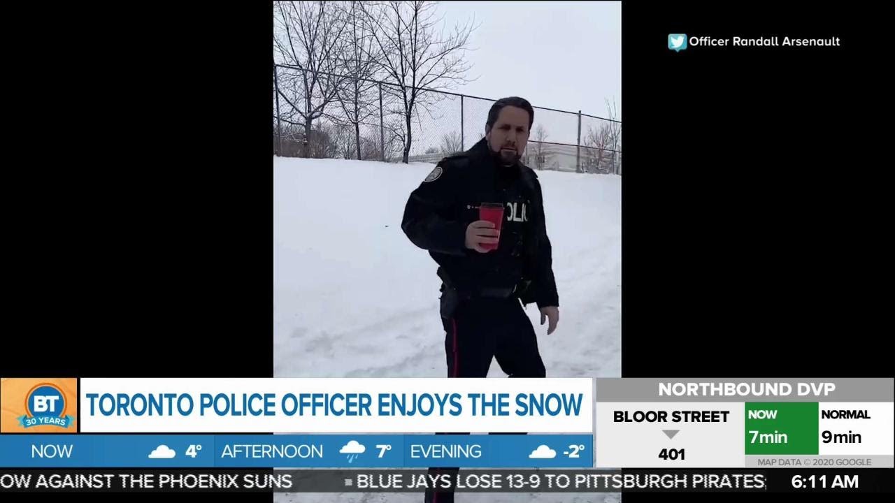 This Toronto Police Officer Enjoys the Snow - YouTube
