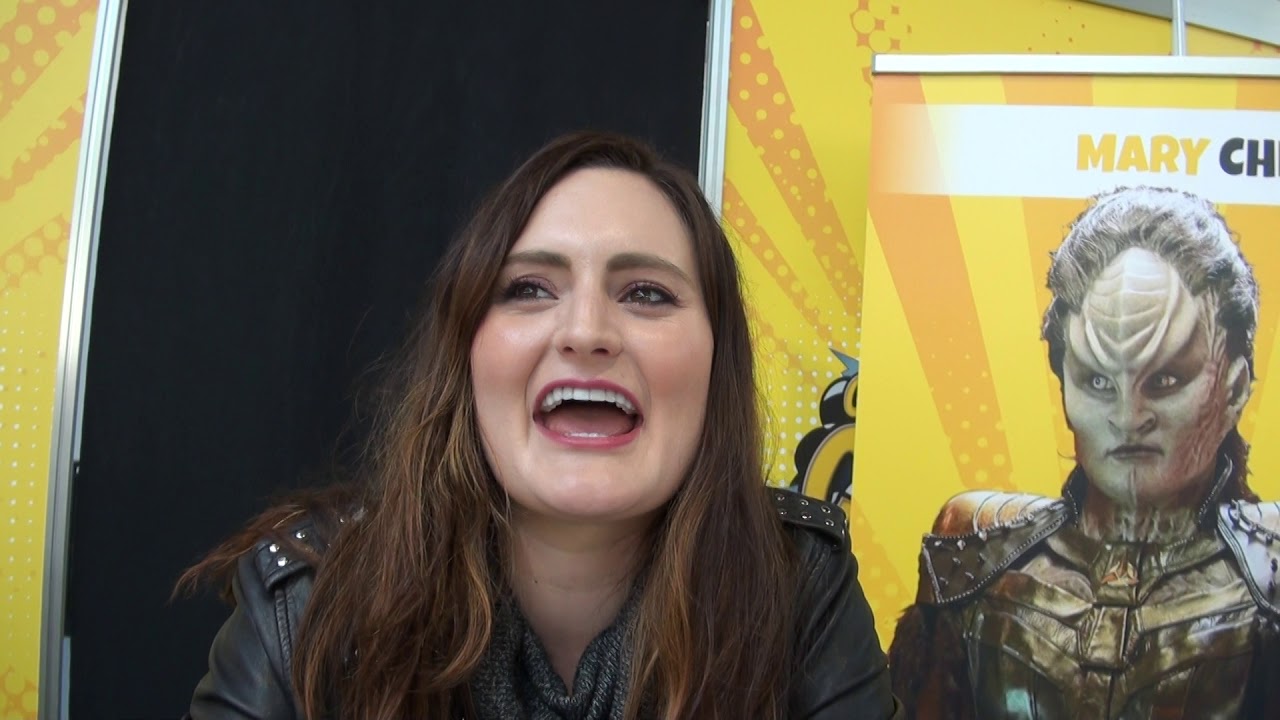 STAR TREK : DISCOVERY Mary Chieffo talking Klingon - best show ...