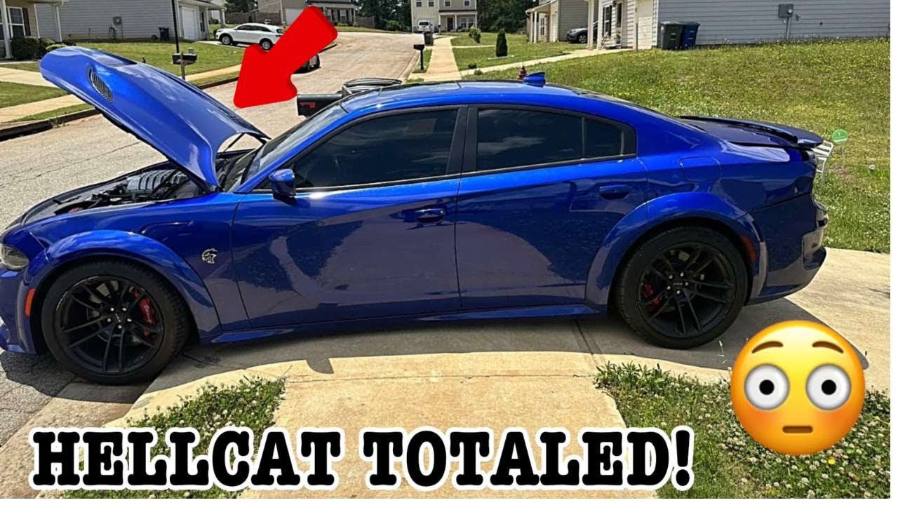 MY HELLCAT IS TOTALED! *ITS OVER* 🤦🏾‍♂️ - YouTube