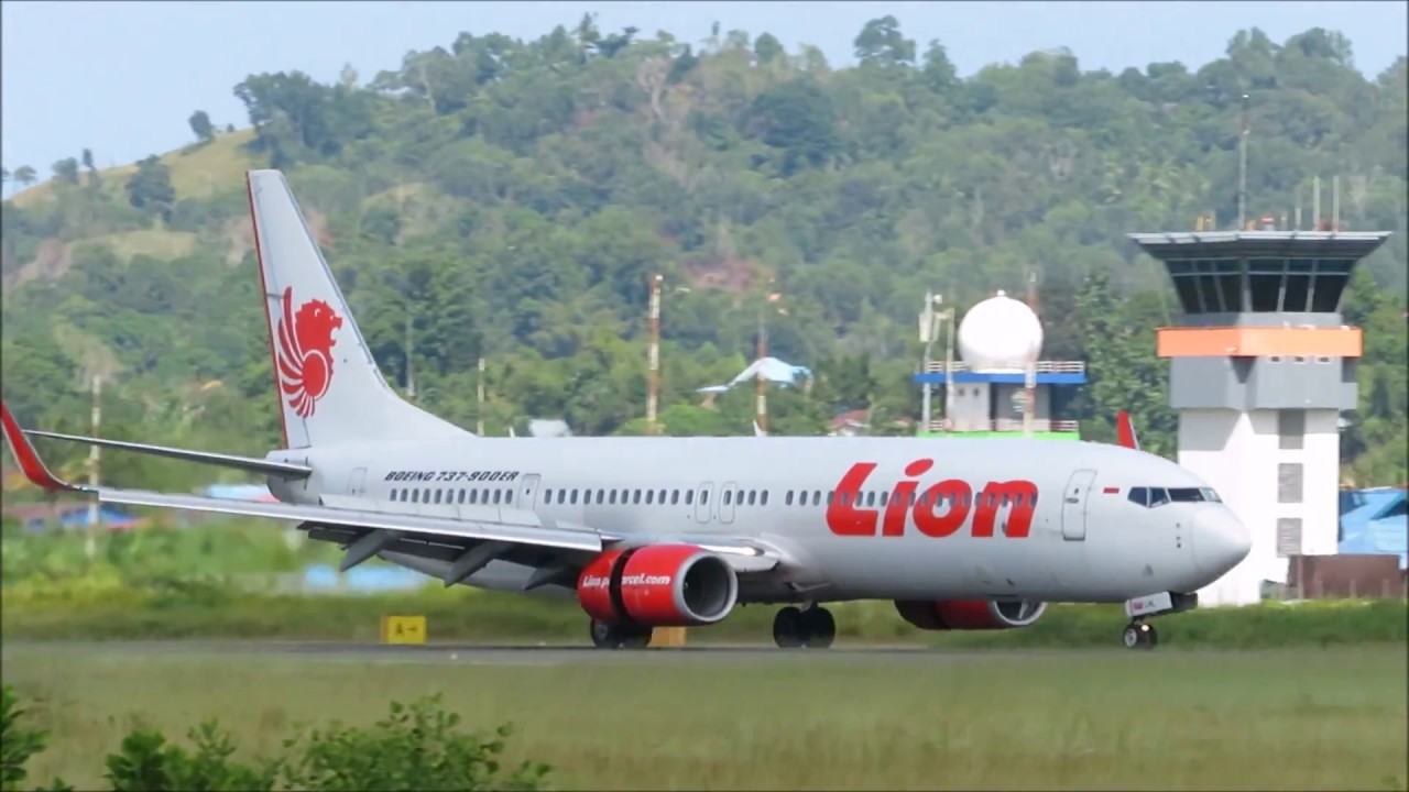 Batik Air, Wings Air dan Lion Air Landing di Bandara DEO Kota Sorong ...