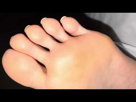 Candid size 39 Asian gf sleeping soles