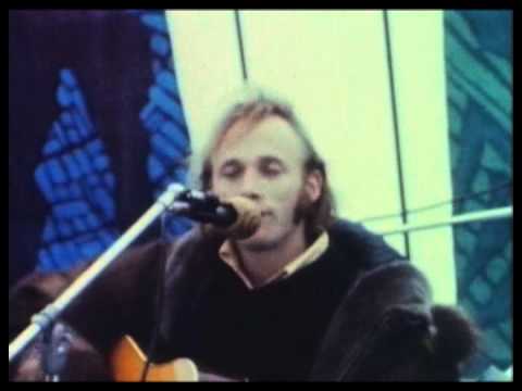 STEVEN STILLS FIGHT AND COMMENT AND 4+20 BIG SUR1969 - YouTube