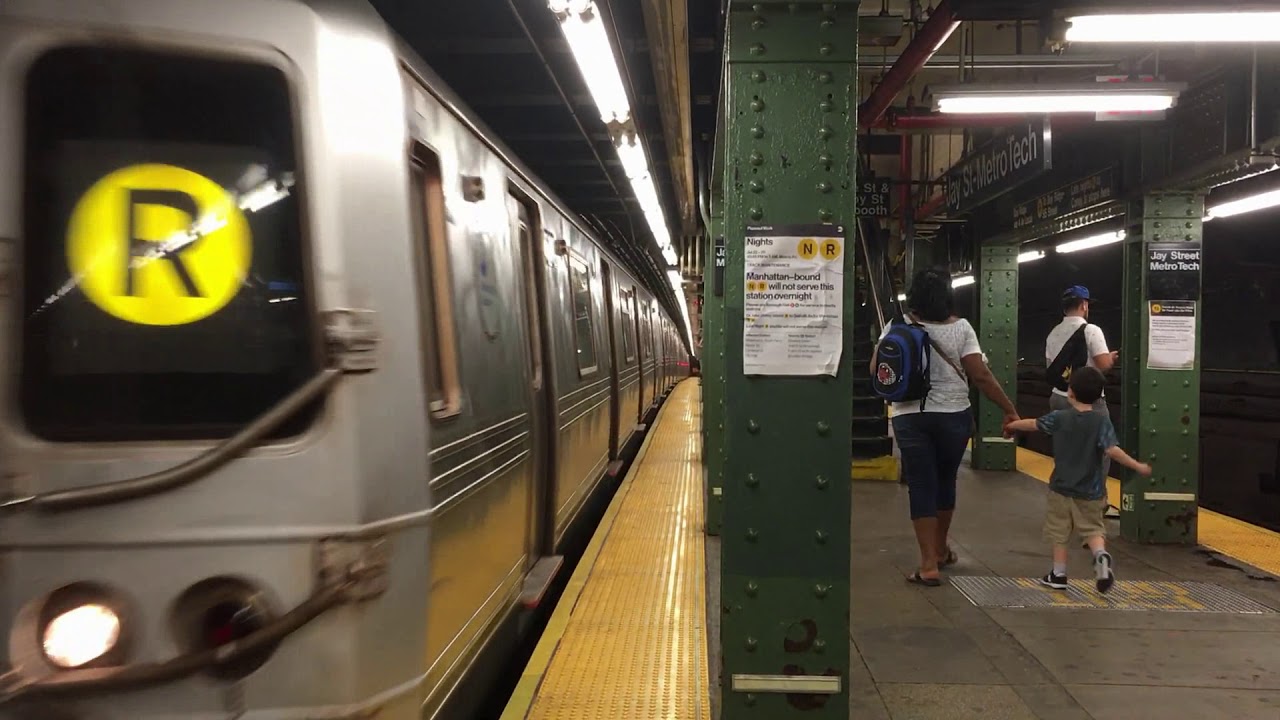 NYC Subway: R and W Trains at Jay St-MetroTech - YouTube