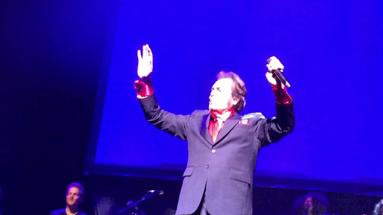 Engelbert Live in Singapore 15 July 2016 - The Last Waltz - YouTube