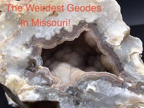 Rockhounding for weird geodes in Missouri and finding an EPIC agate ...