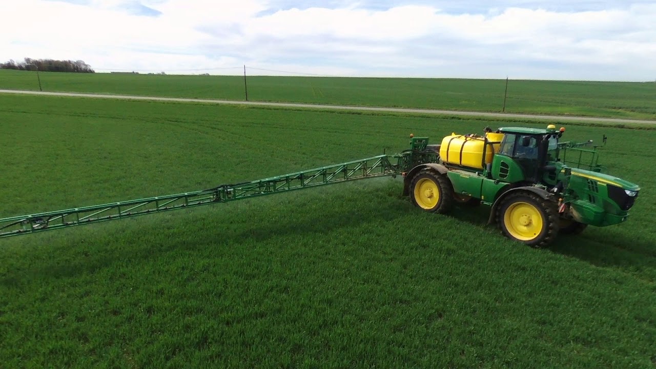 John Deere R4040i - YouTube