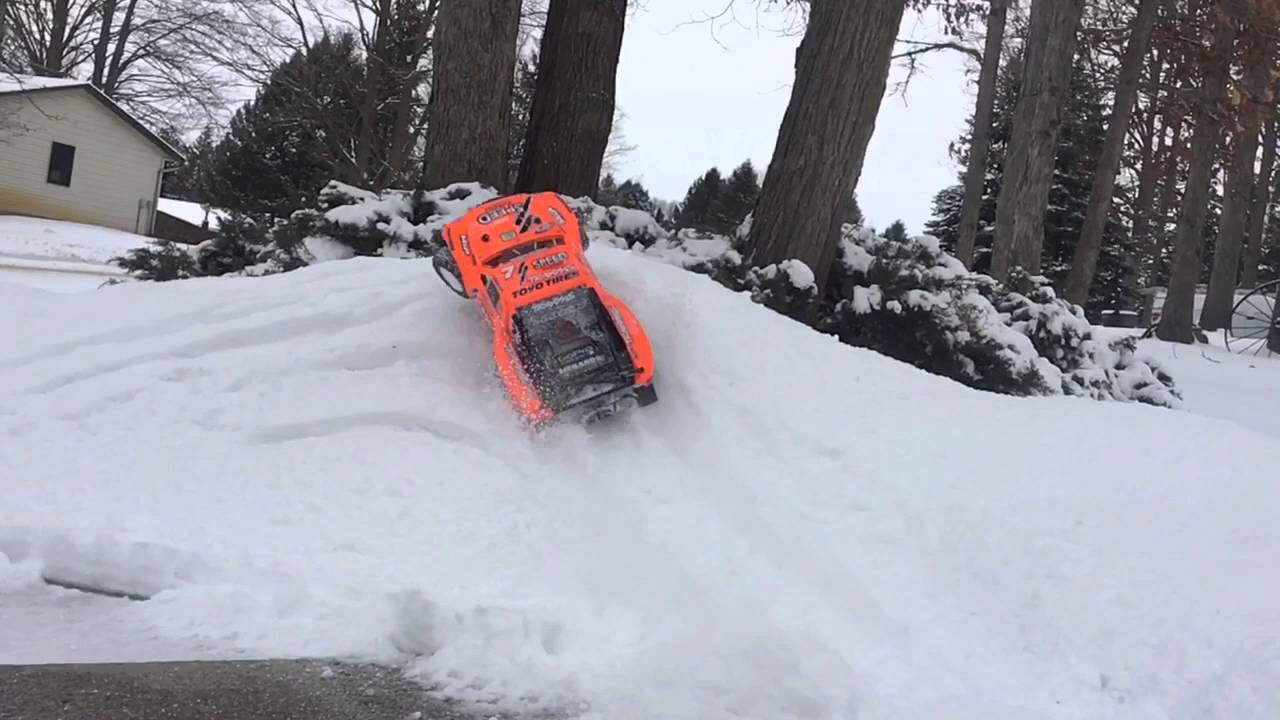Traxxas slash snow bash - YouTube