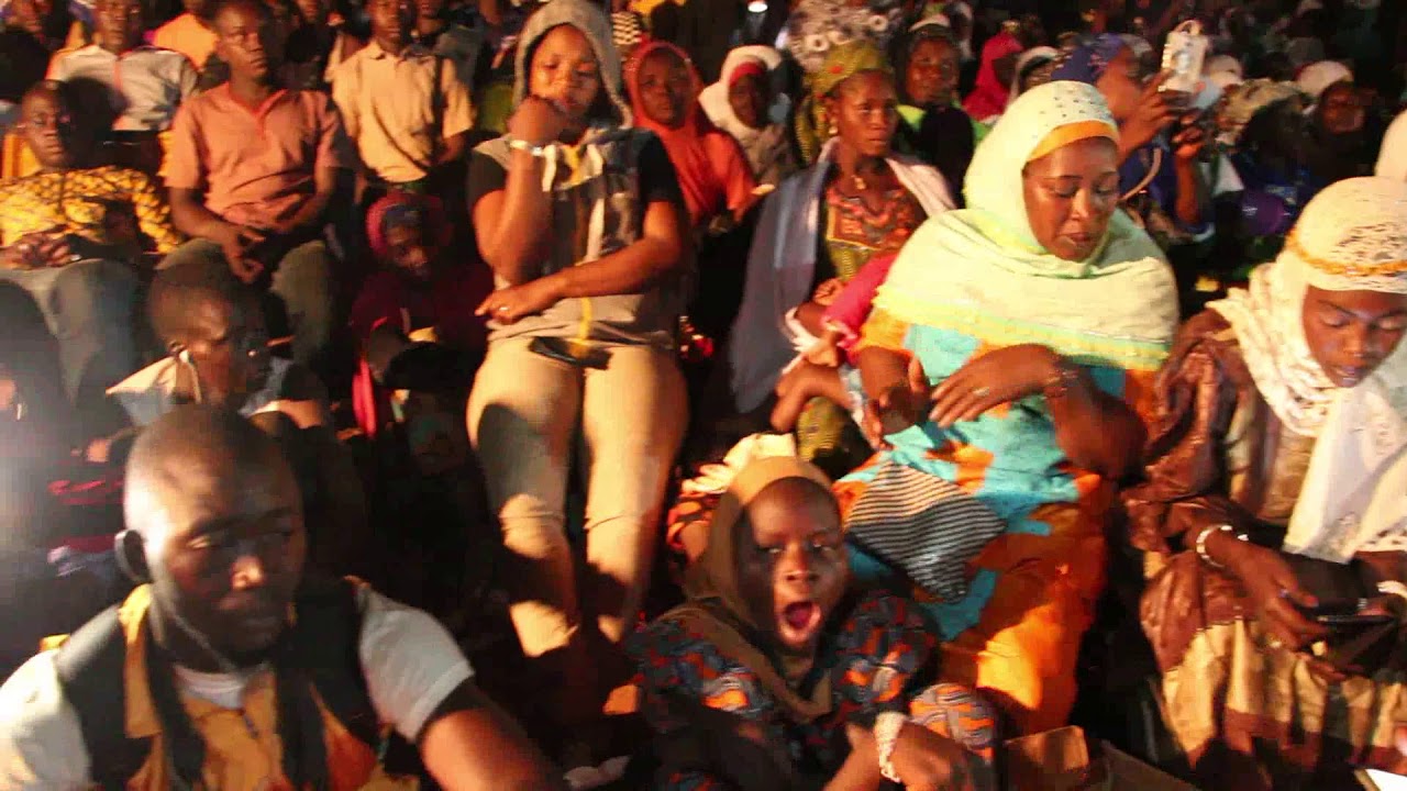 Zikiri solo en concert live au Mali damada gnewileni - YouTube