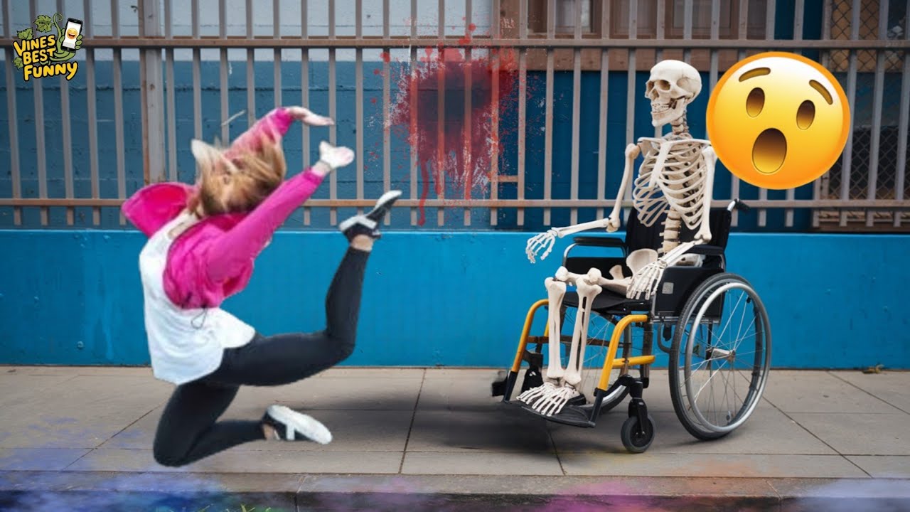 Scare Pranks but They Keep Getting Scarier 🤣 Scare Prank Funny ...