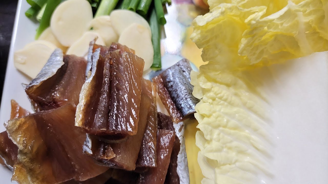 과메기의 계절 겨울 별미 포항 과메기 / Gwamegi / Korean Winter Food / Street Food - YouTube