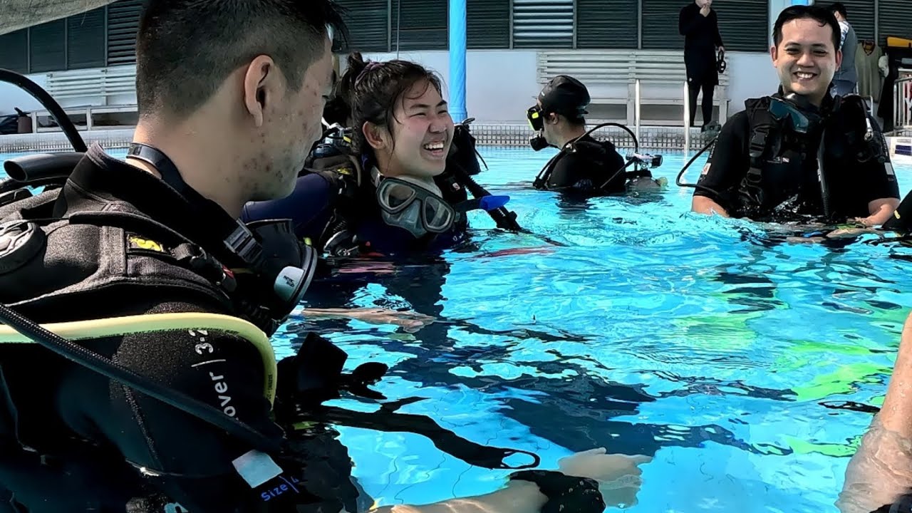 Discovery Scuba Diving with DS Dive Team 💙 - YouTube