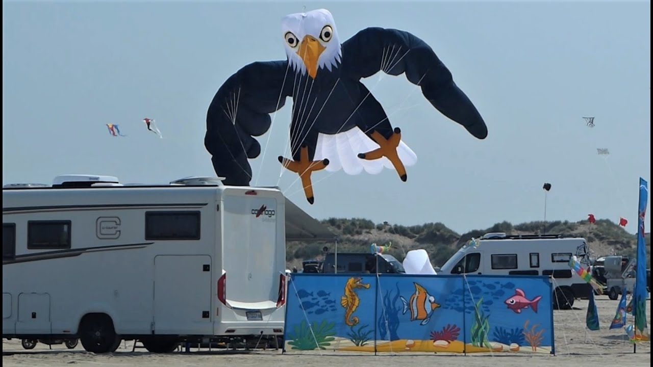 Int. Kite Fliers Meeting Fanö 2023 - YouTube