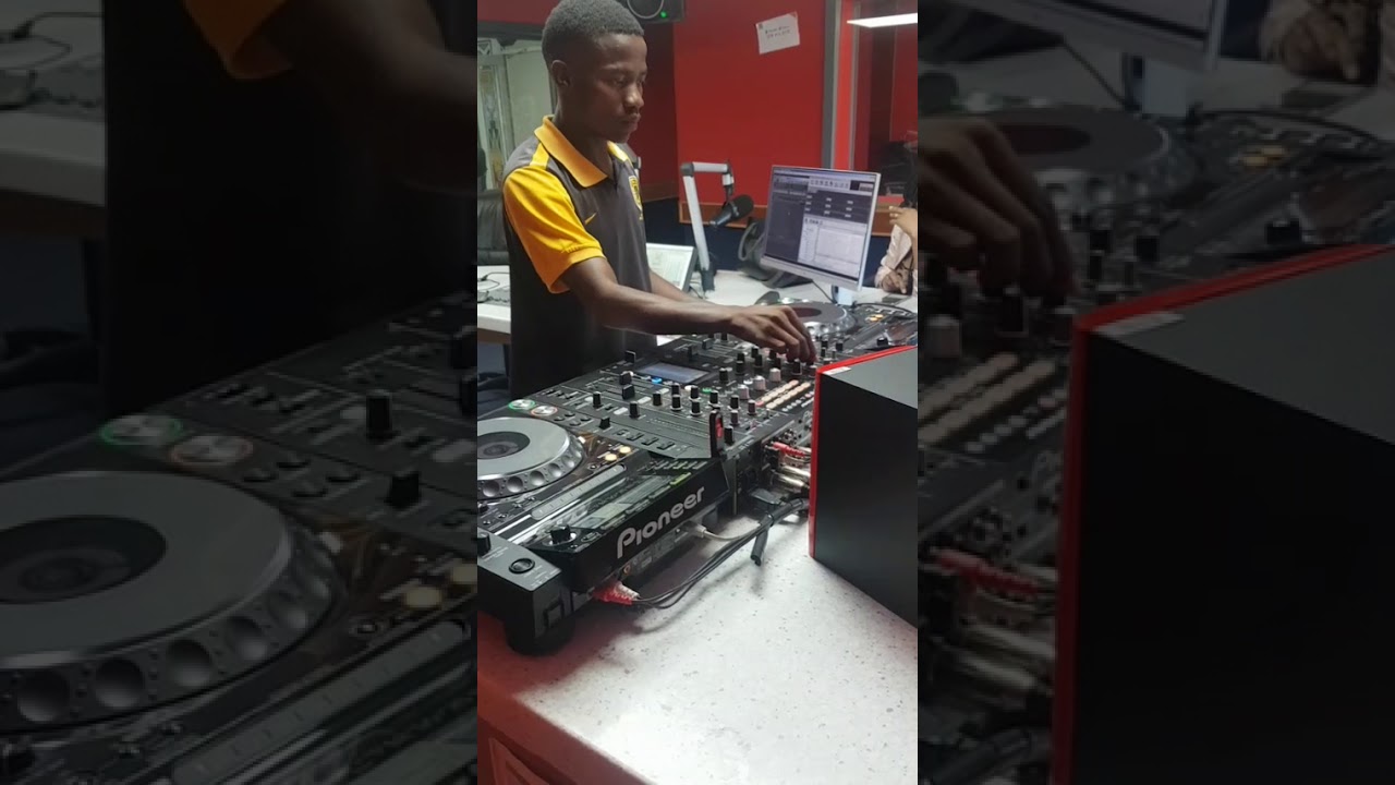 IKWEKWEZI FM - YouTube