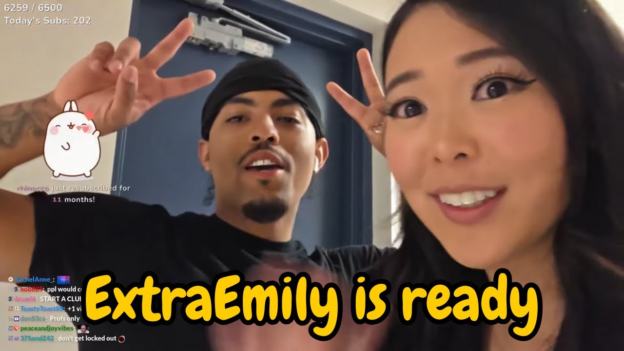 ExtraEmily's Univeristy room tour and more ! - YouTube