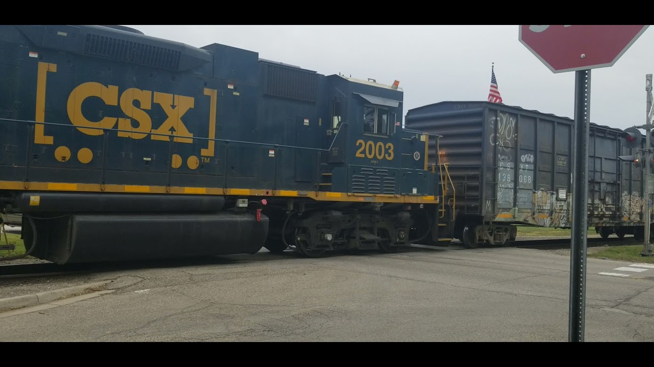 CSX 6004 and 2003 on y514 - YouTube