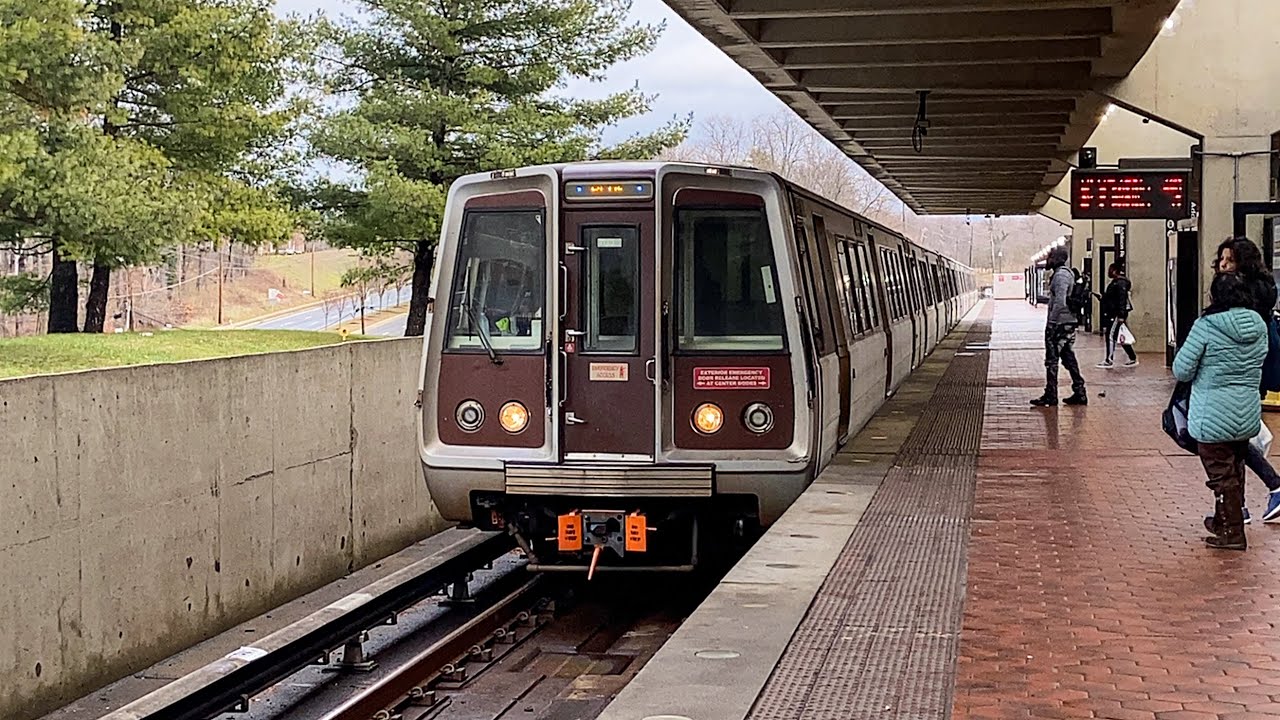 WMATA Rehab Breda 2000 Series on the Blue Line at Addison Road - YouTube