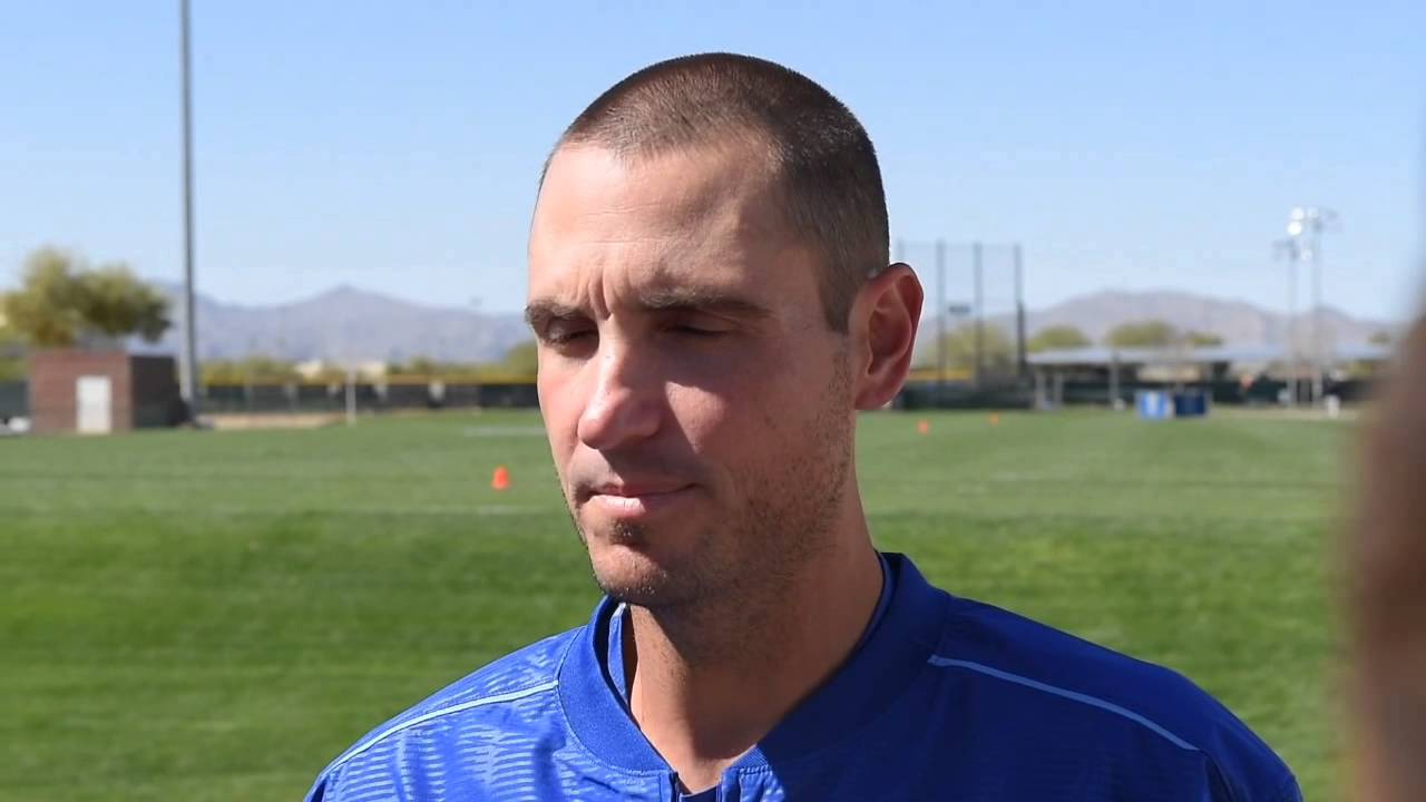 Royals sign 6-foot, 10-inch pitcher Chris Young - YouTube