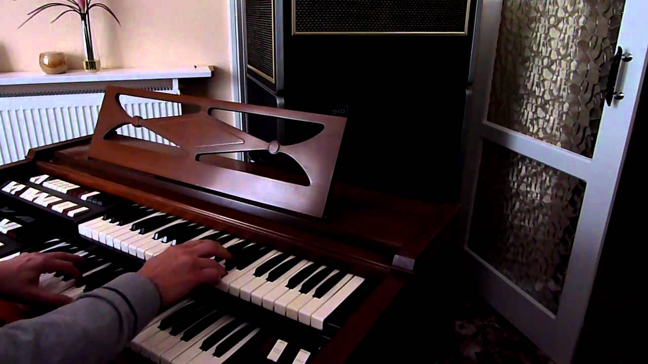 Adrian Rose.Lowrey Heritage DSo-1 with Leslie 910.Splanky - YouTube