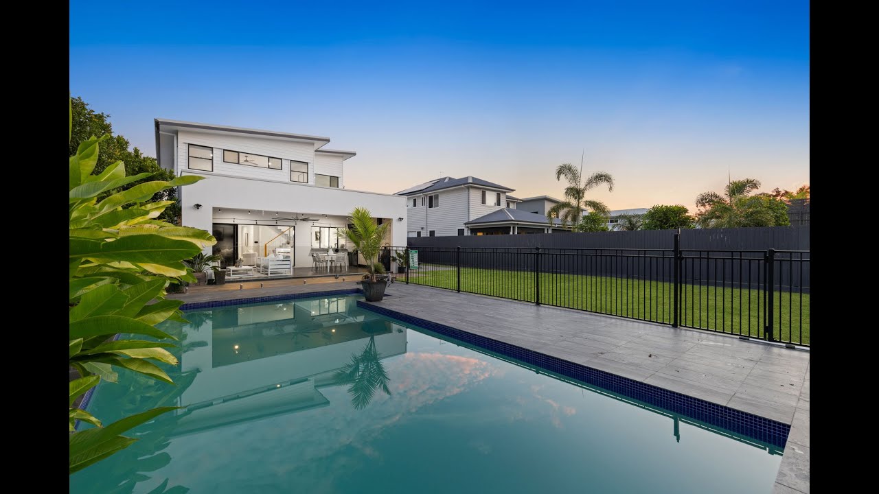 24 Manchester St, Gumdale - YouTube