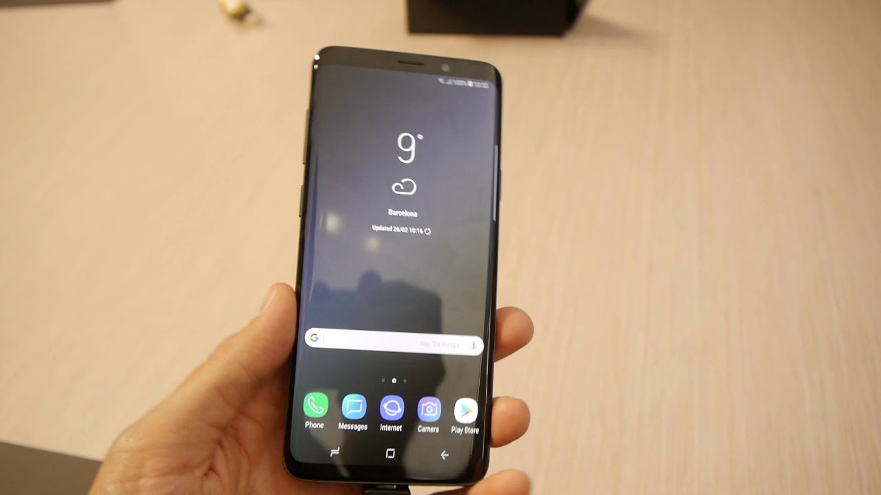 Samsung Galaxy S9 Plus Hands-On From MWC - YouTube