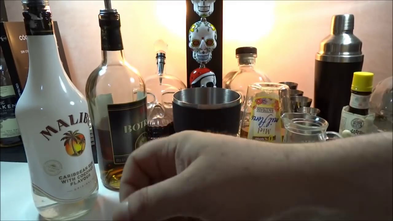 Barman in red "El Patrón " - YouTube