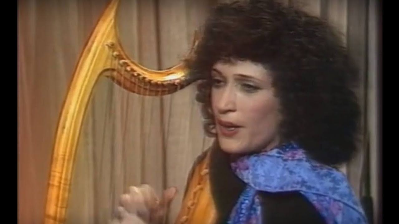 Esther Lamandier - La Rosa enflorece (live in France, 1983) - YouTube