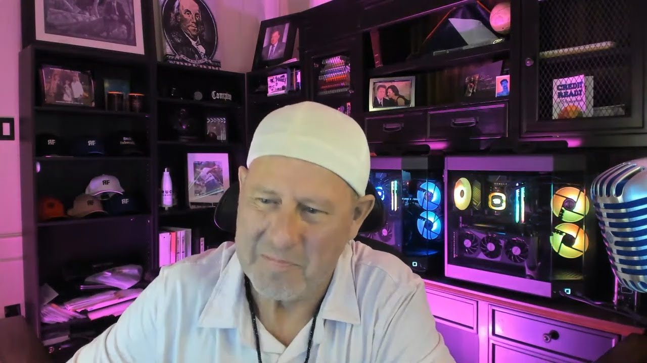 Scammer vs. little old lady... (ME!) - YouTube