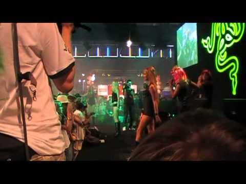 GamesCom 2010 Razer (Girls) - YouTube