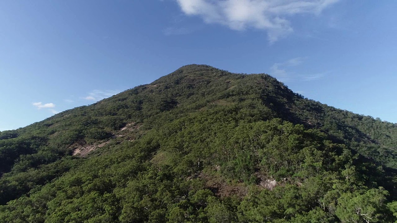 Walshs Pyramid is just South of Gordonvale in North Queensland ...