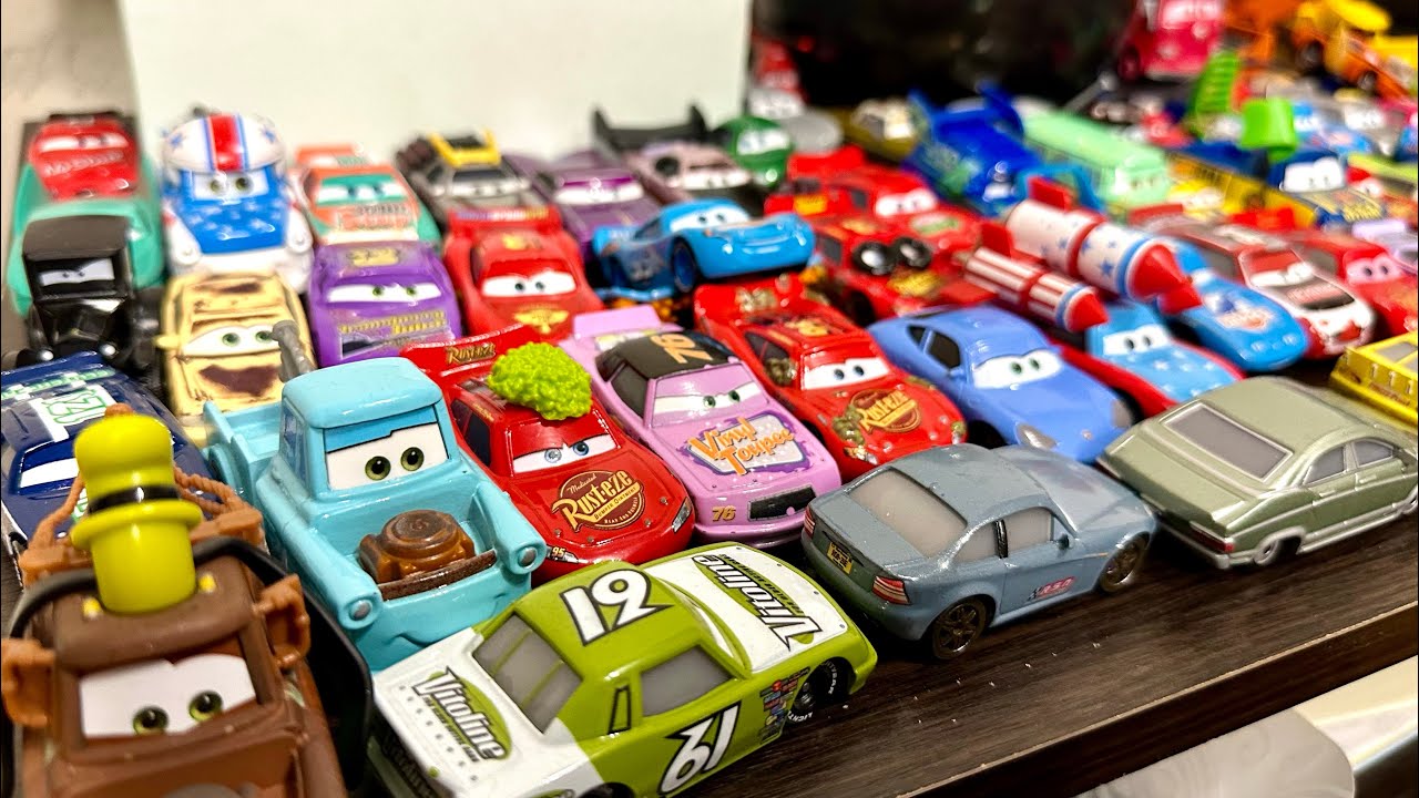 Cars: Lightning McQueen, Sally, Chick Hicks, Filmore, Doc Hudson, Frank ...