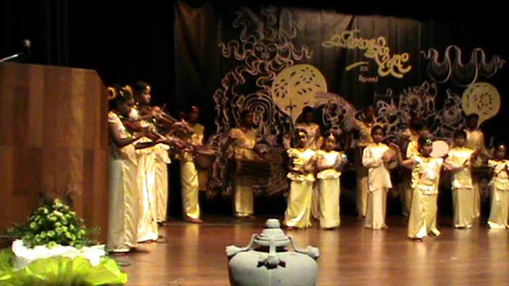 Dakuna nagenahira song - YouTube