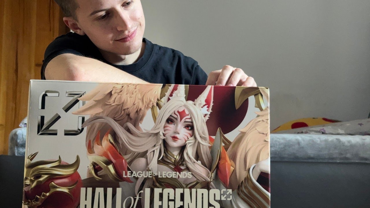 Immortalized Legend Ahri Statue Unboxing - YouTube