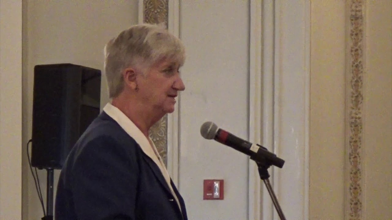 Annette Kuss Accepts 2017 Alumni Service Award - YouTube