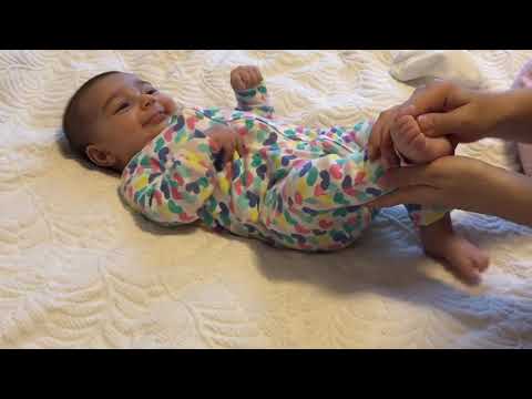 Bebeklerde Gaz Masajı Nasıl Yapılır ? Baby Gas Massage for Colic Baby