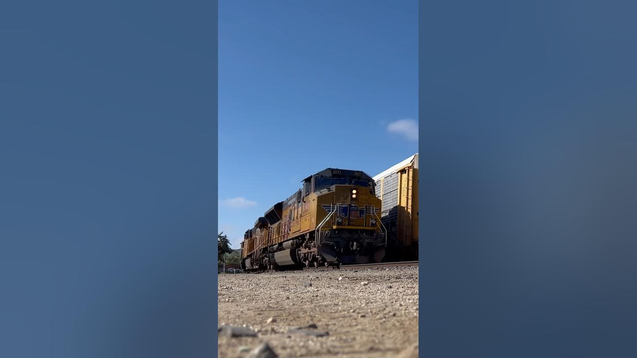 UP 3037 running around the set at Oxnard 9-25-24 - YouTube