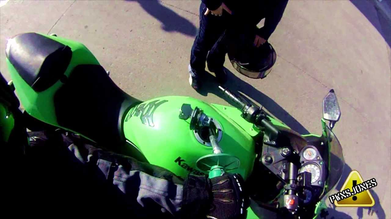Squeaking Gas Tank & Fueling Up - Ninja 250 Farts Newbs - YouTube