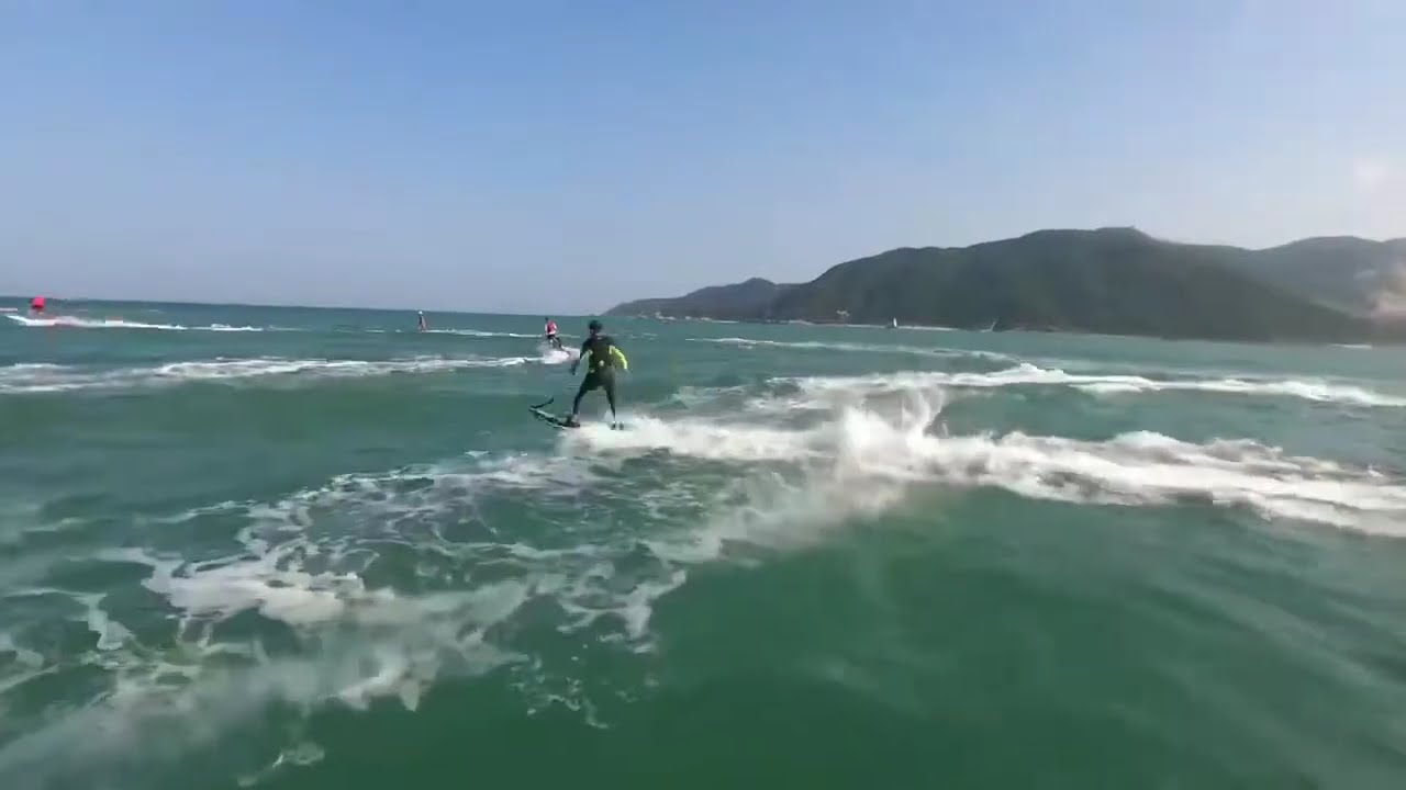 tips and tricks of jet surfing the Carbon Fibre Electric Surfboard ...