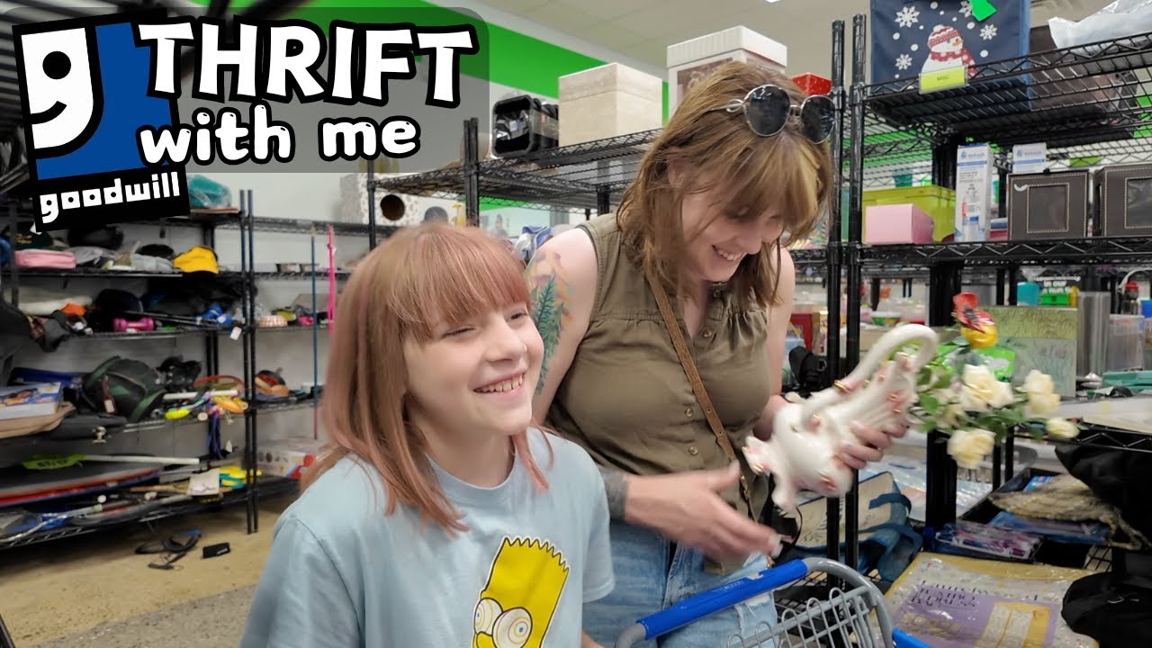 GOODWILL Thrift With Me | Crazy Lamp Lady | Reselling - YouTube
