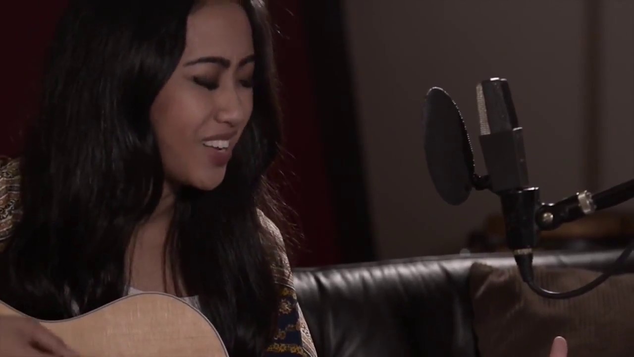 Bob Marley "Is This Love" cover by Jessica Domingo - YouTube