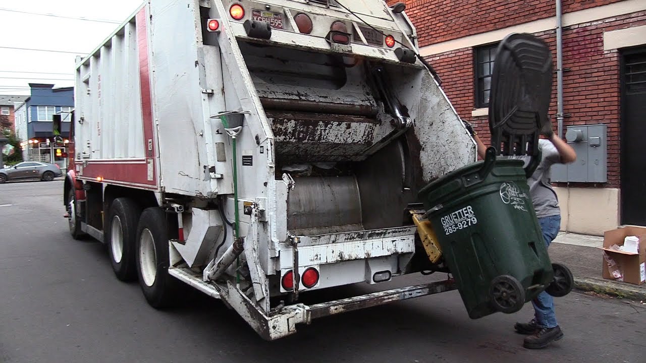 WhiteGMC Heil Formula 5000 Rear Loader - YouTube