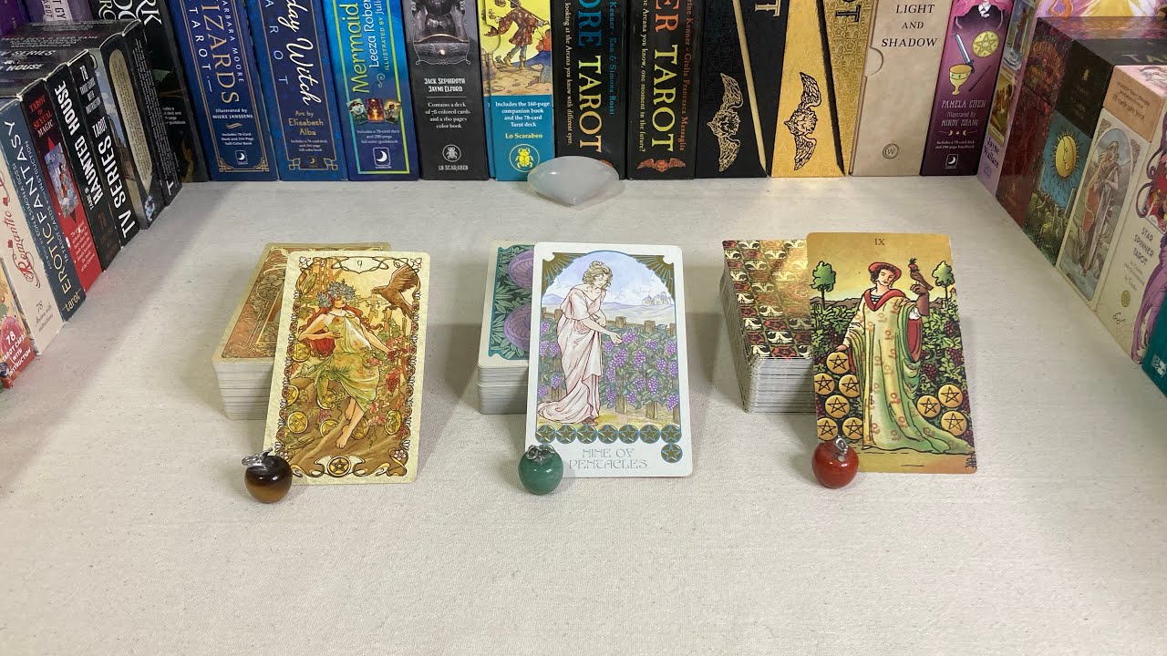 ตัวคุณในอนาคตอยากบอกอะไร | Pick a Deck - YouTube