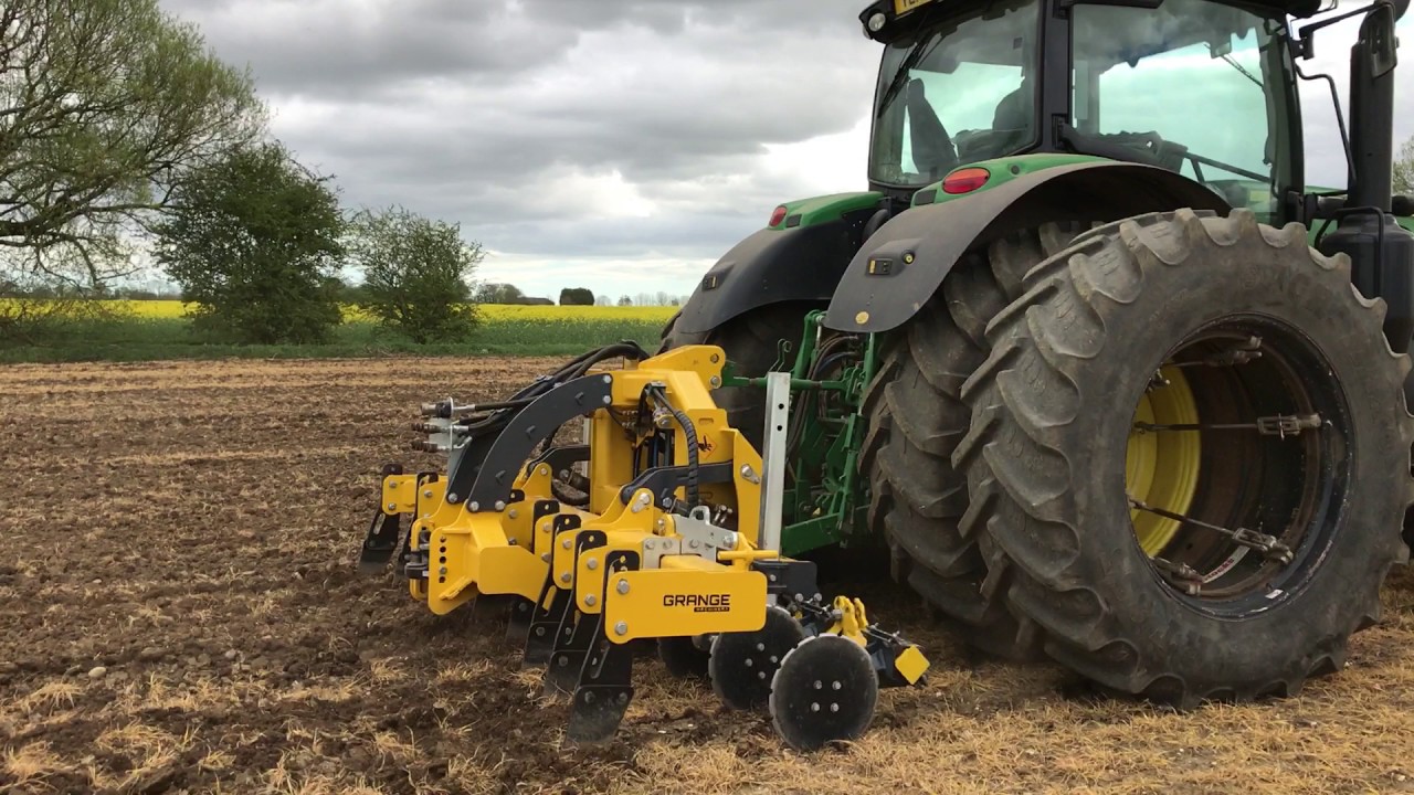 Grange Machinery - 4m Toolbar - YouTube