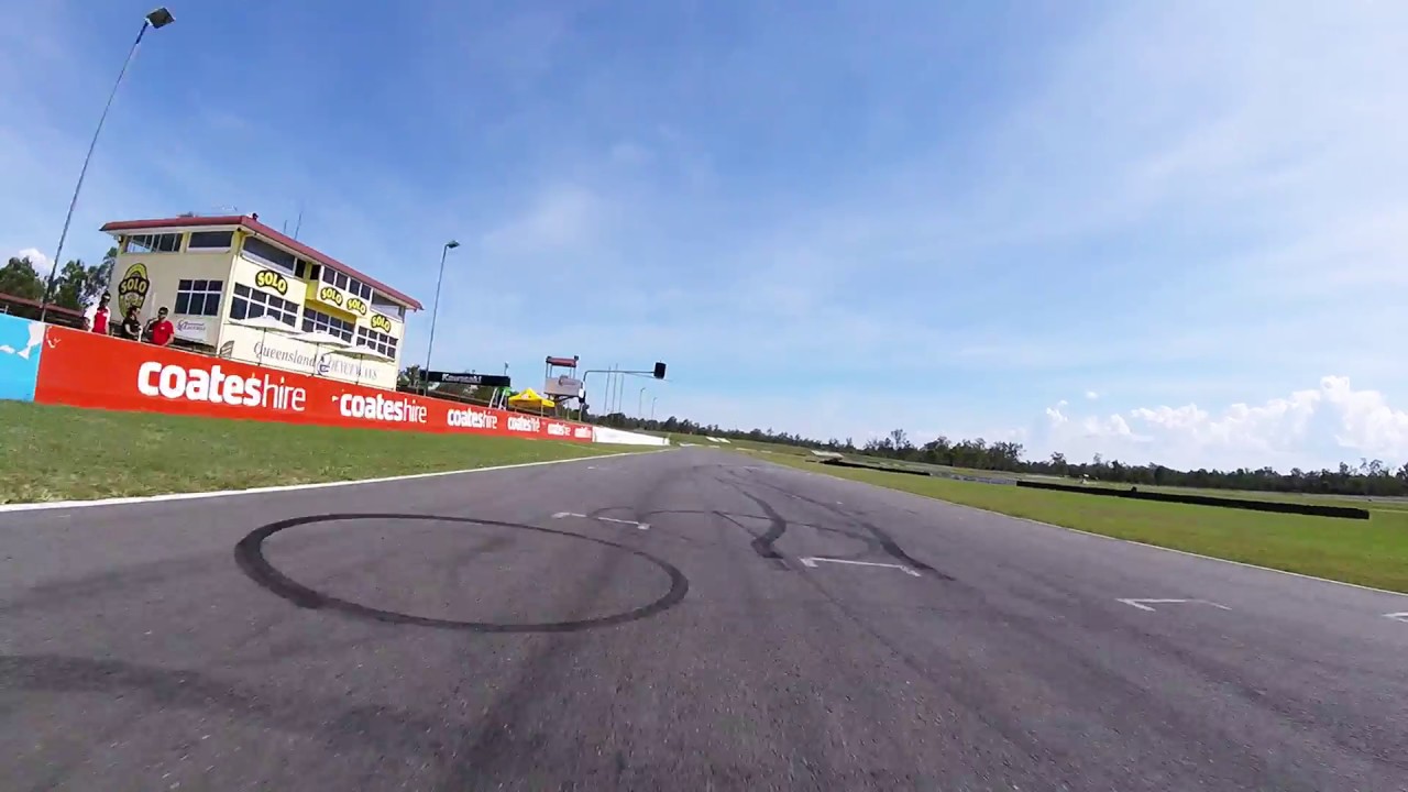 Queensland Raceway track day - YouTube